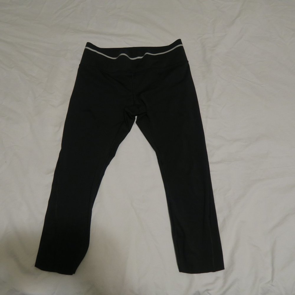 Athleta Sonic Reflective Capri Tights 291694 Black - Gem